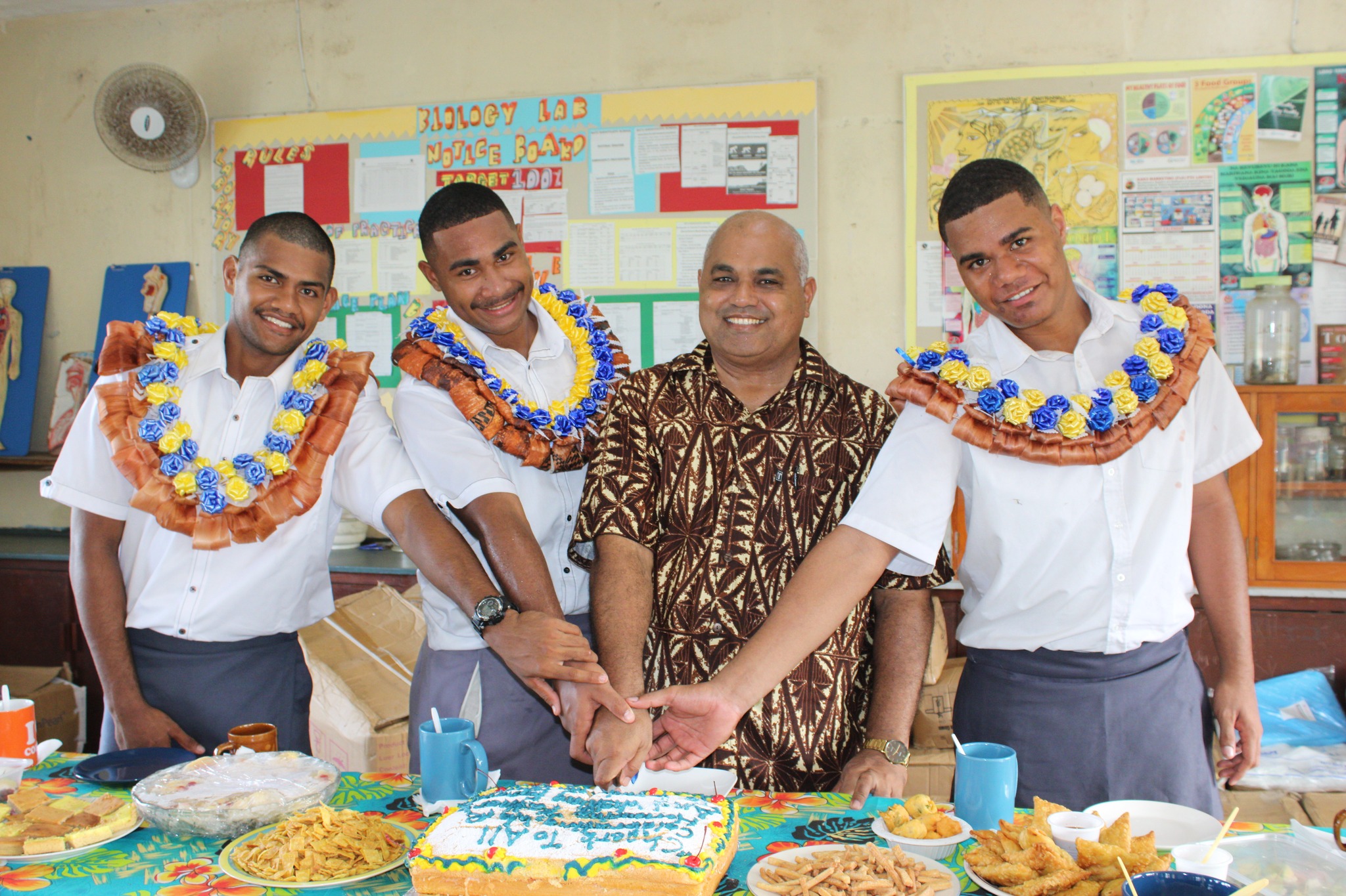 RATOU MAI TALACI E LEWE 3 NA GONEVULI MAI RATU KADAVULEVU SCHOOL. - Viti FM
